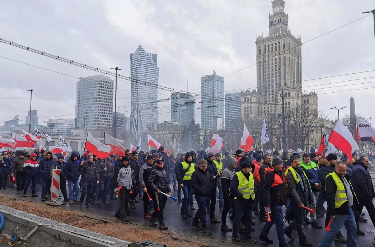 Ciągnikami na Warszawę! Strajk rolników już w piątek, 9 stycznia | Sad24.pl